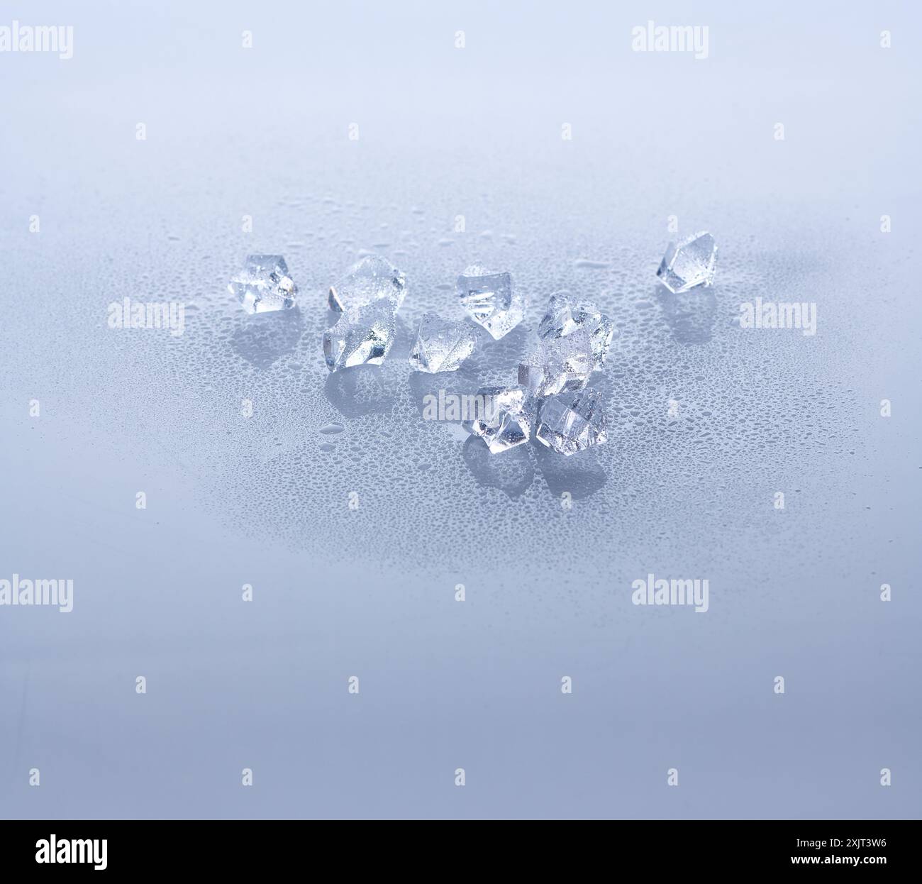 Cup ice cubes hi-res stock photography and images - Alamy