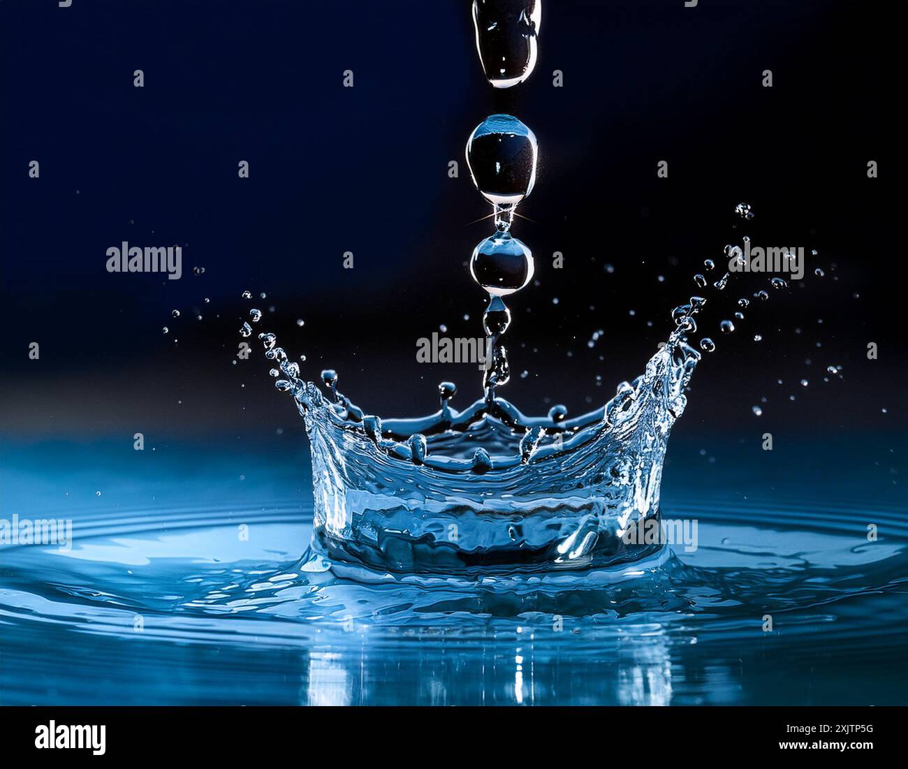 High-Speed Photography of Water Droplet Splash Creating a Crown Shape ...