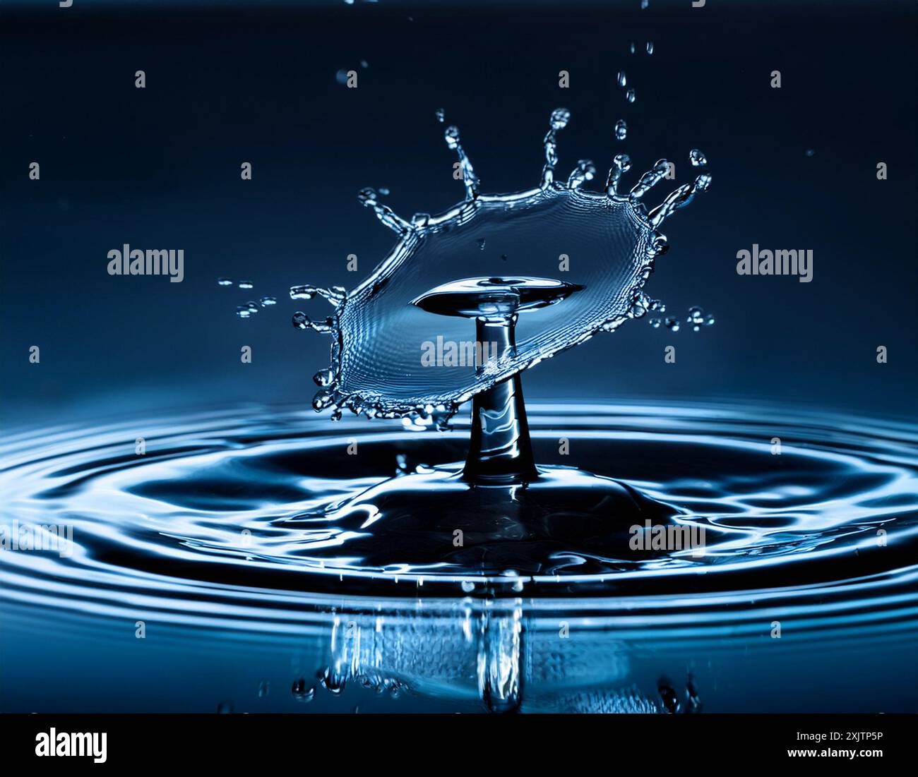 High-Speed Photography of Water Droplet Splash Creating a Crown Shape ...