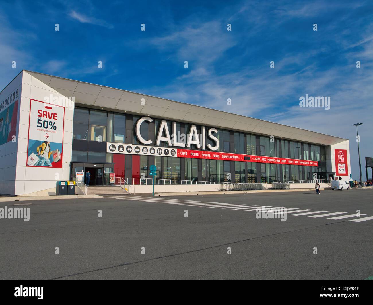Calais port and the car ferry terminal hi-res stock photography and ...