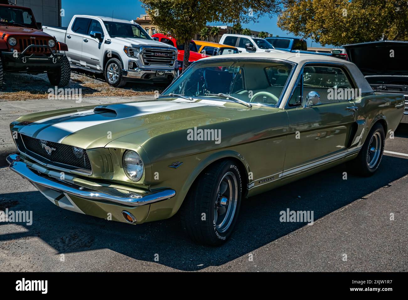 1966 mustang hardtop hi-res stock photography and images - Alamy