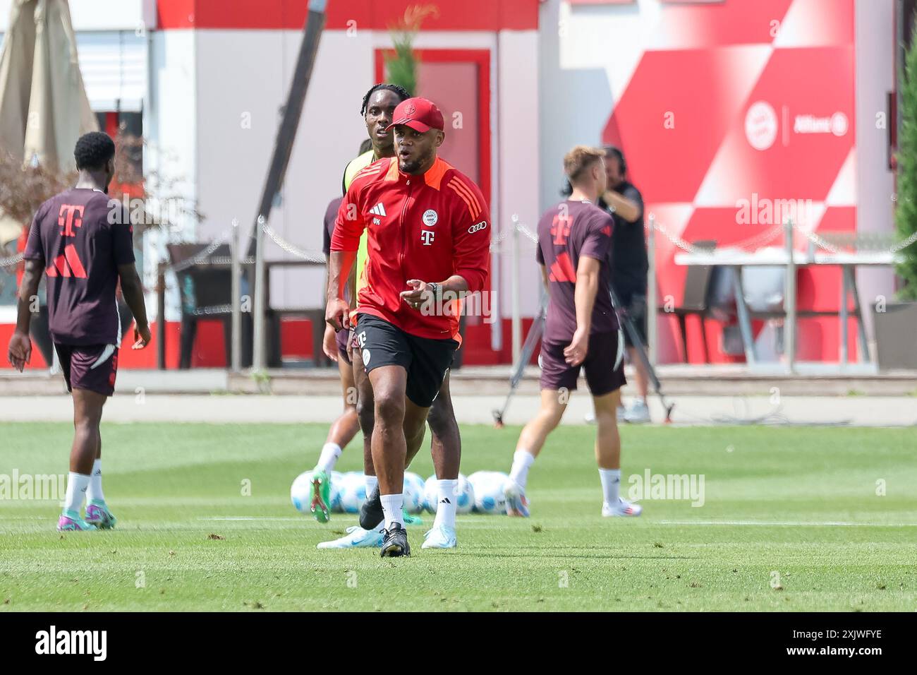 Vincent Kompany (FC Bayern Muenchen, Cheftrainer), Oeffentliches ...