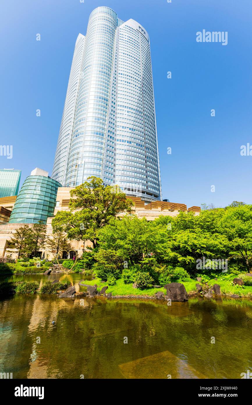 The Mori Tower, with Mori art Museum entrance building in front ...