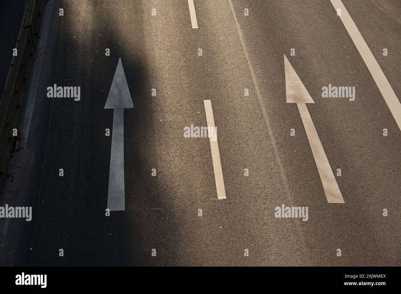 Arows hi-res stock photography and images - Alamy