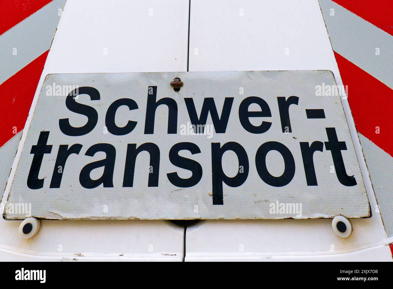 Schwerguttransporter hi-res stock photography and images - Alamy