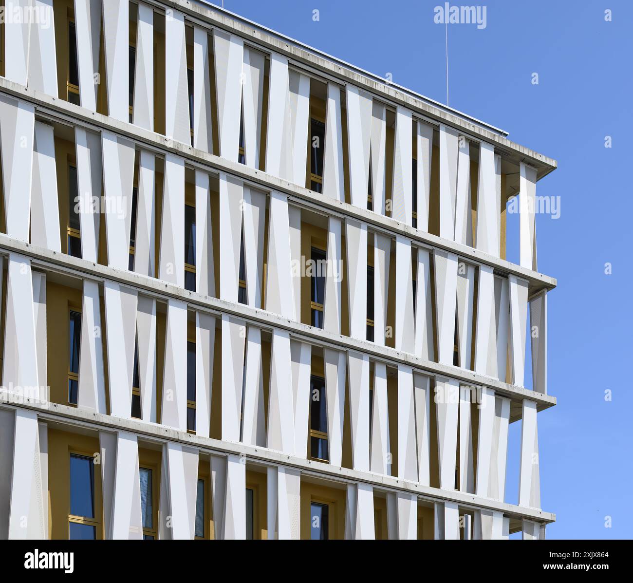 Blk building hi-res stock photography and images - Alamy
