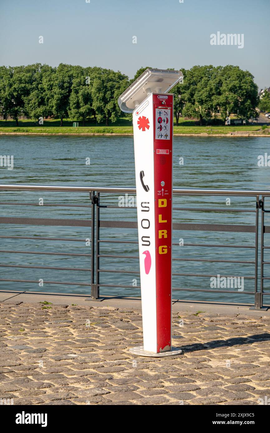 Sos phone sign hi-res stock photography and images - Alamy