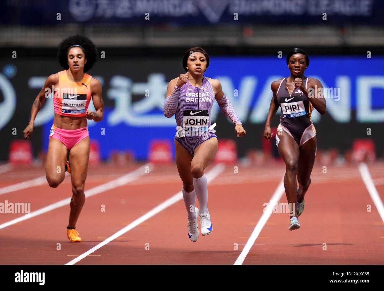 Yemi Mary John in action with Jodie Williams and Ama Pipi in the Women ...