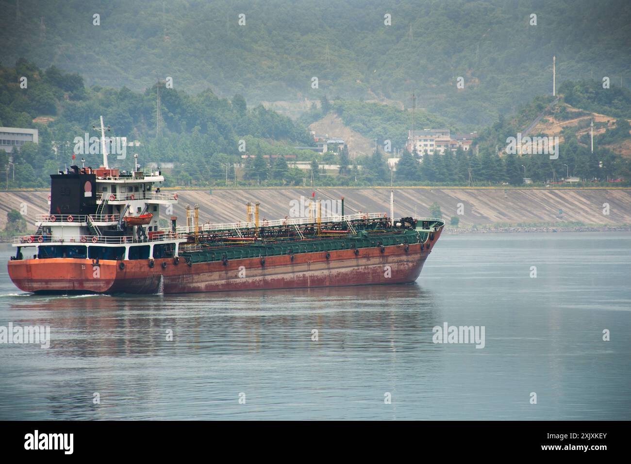 Liquid natural gas tanker china hi-res stock photography and images - Alamy