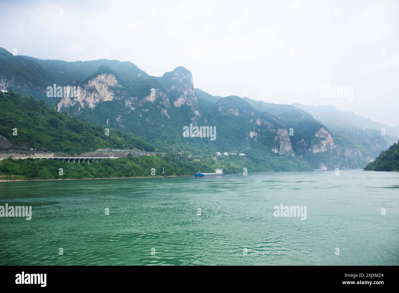 View landscape yangtze river with range mountain cliff of three gorges ...