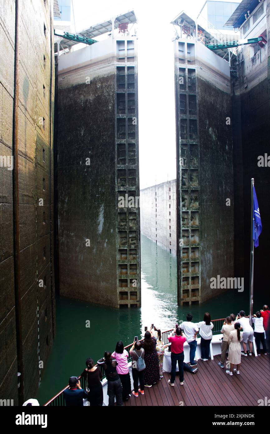 Traffic boat door navigation lock of Three Gorges Dam and spillways ...