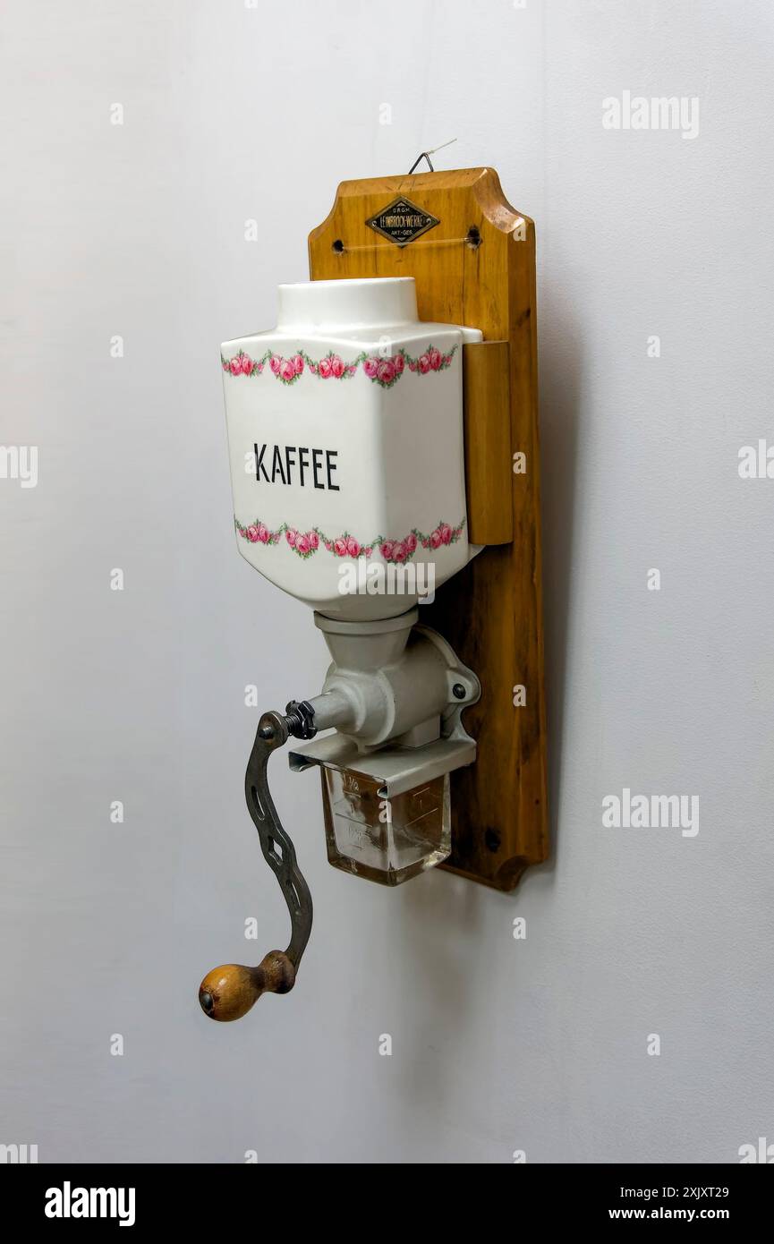 Coffee grinder manual maker hi-res stock photography and images - Alamy