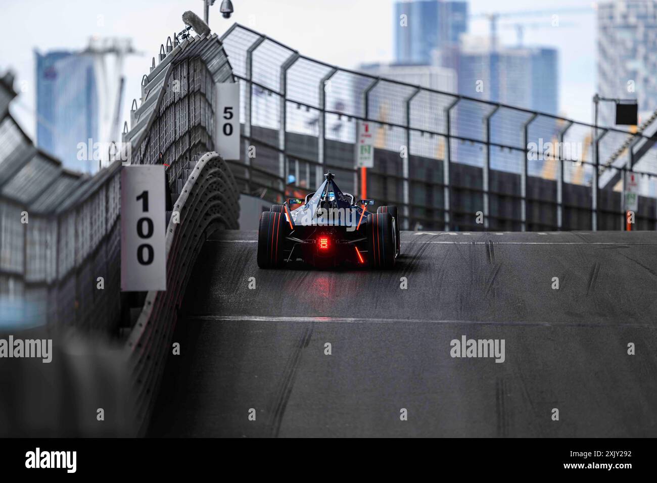 Formula e london 2024 warm up hi-res stock photography and images - Alamy