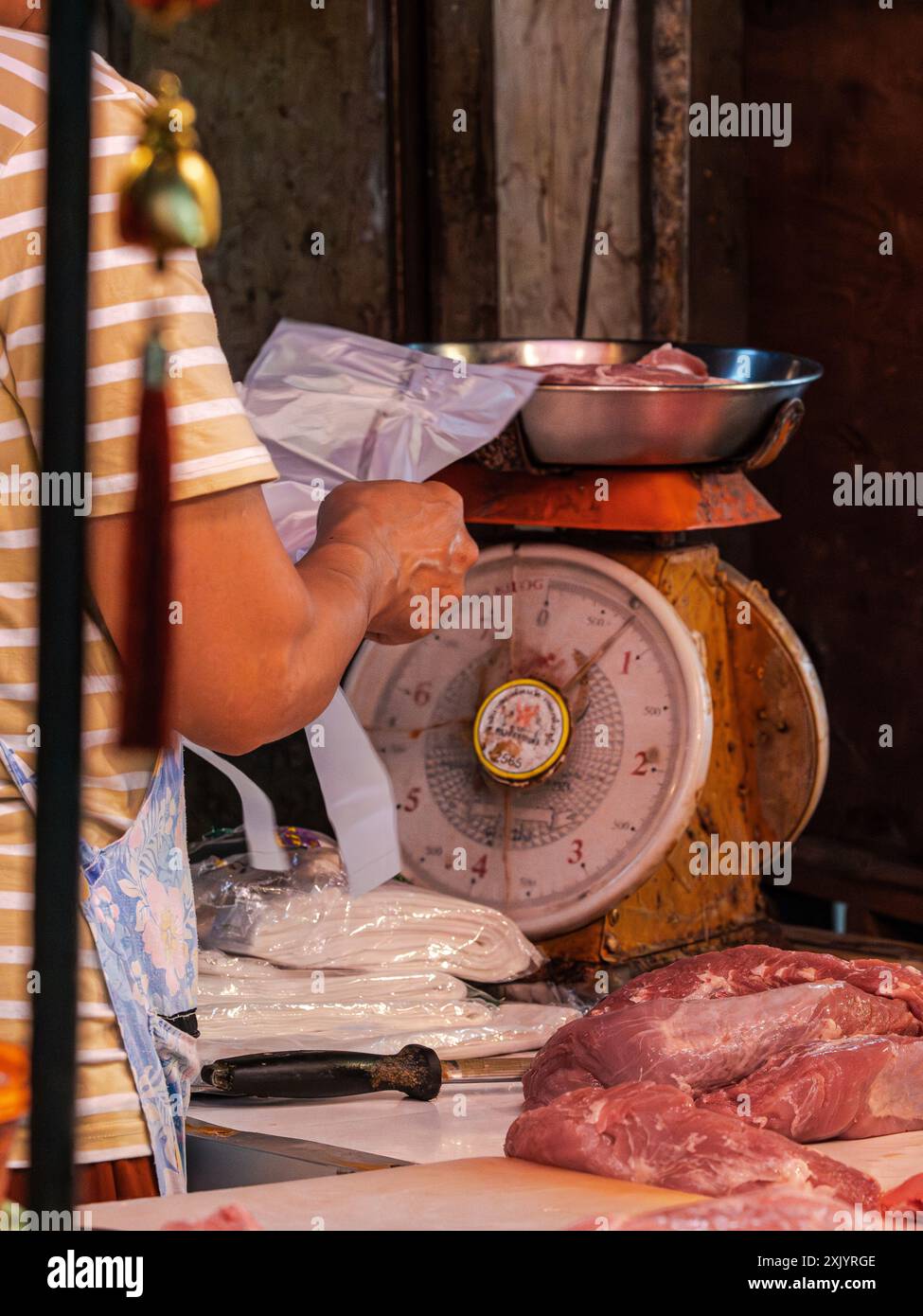 Chicken weighing hi-res stock photography and images - Alamy