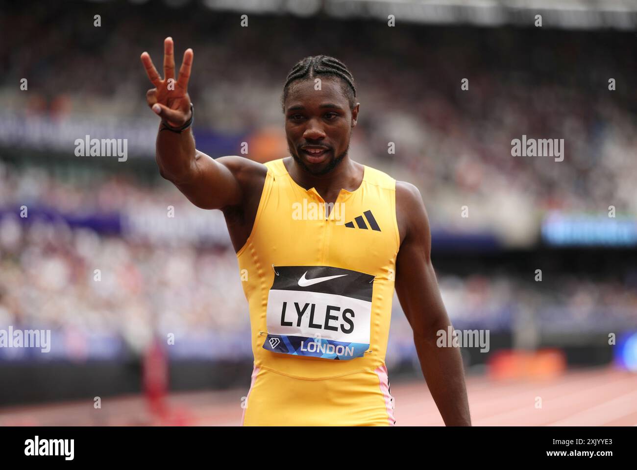 Noah Lyles celebrates winning the Men's 100m final during the London ...