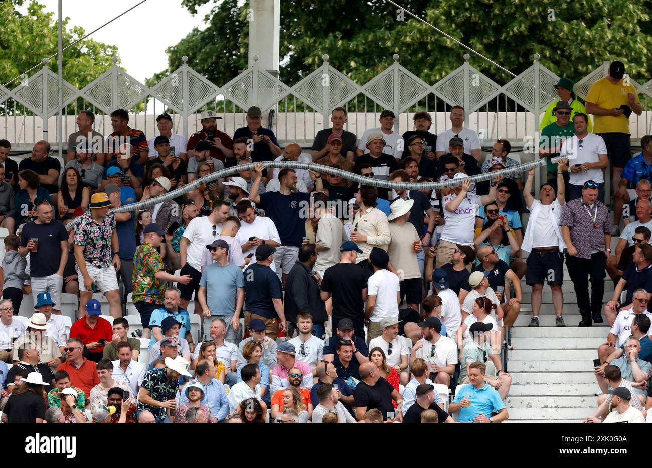 Cricket fans beer snake from hi-res stock photography and images - Alamy