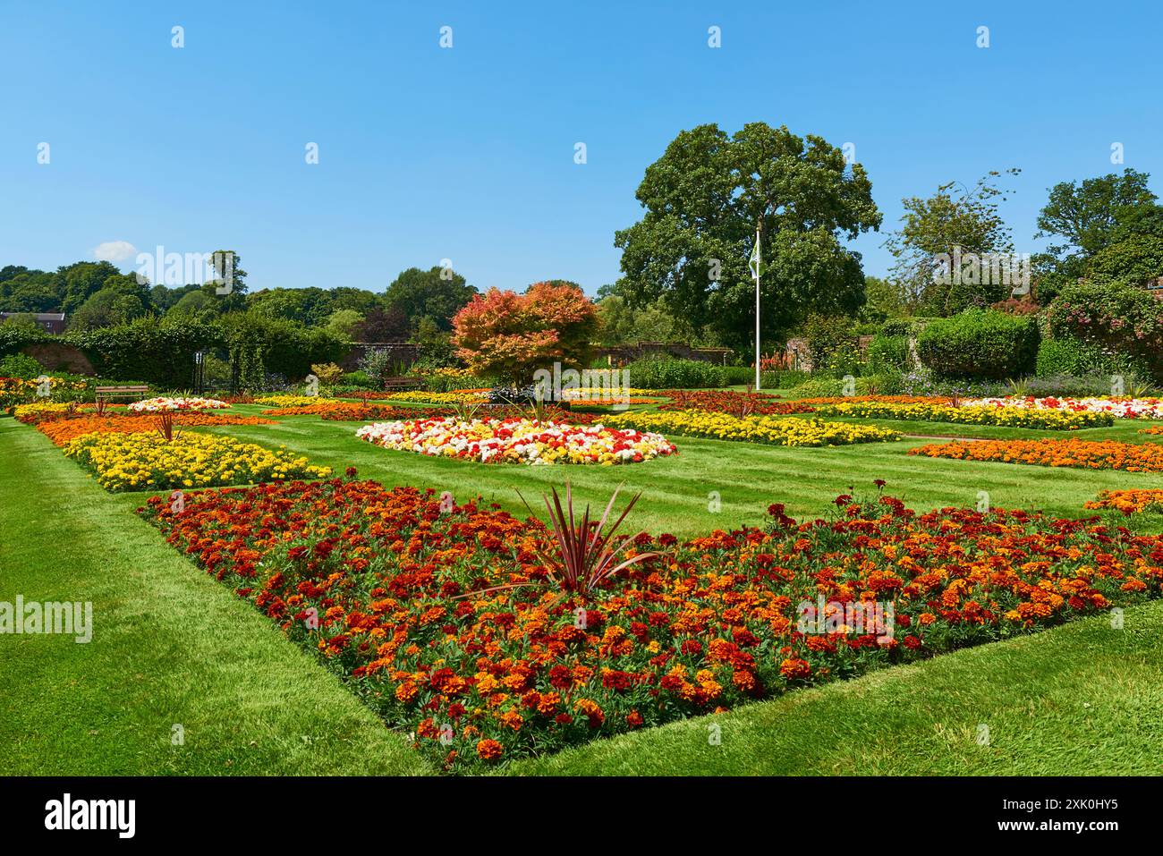 Colourful flower displays in the Walled Garden, Gadebridge Park, Hemel ...