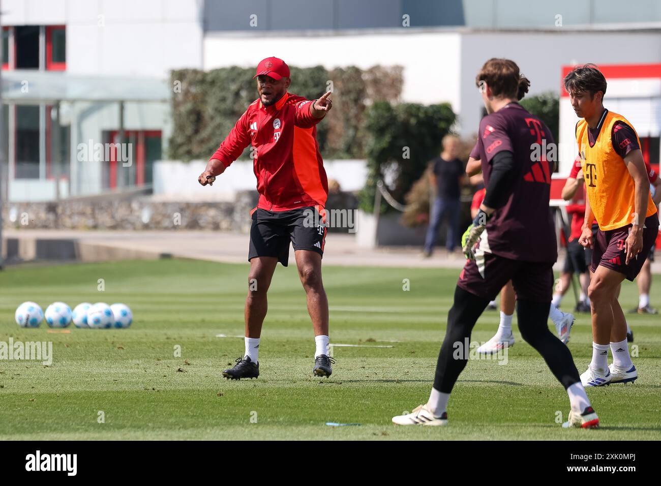 Vincent Kompany (FC Bayern Muenchen, Cheftrainer), Oeffentliches ...