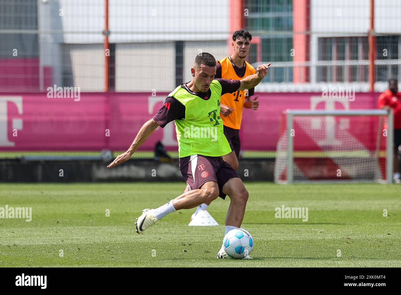 Arijon Ibrahimovic (FC Bayern Muenchen, 20) im Trainingsspiel ...