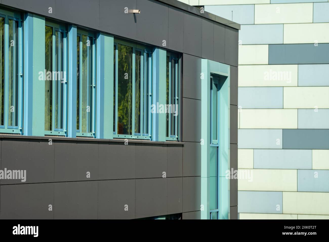 Grey buildings hi-res stock photography and images - Alamy