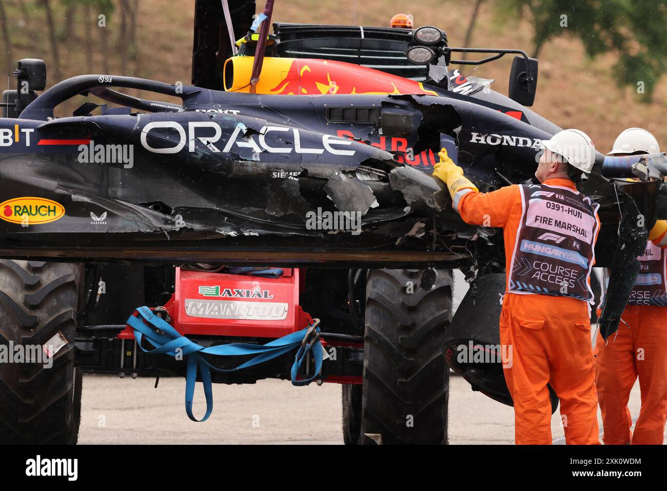 2024 hungarian grand prix crash hi-res stock photography and images - Alamy