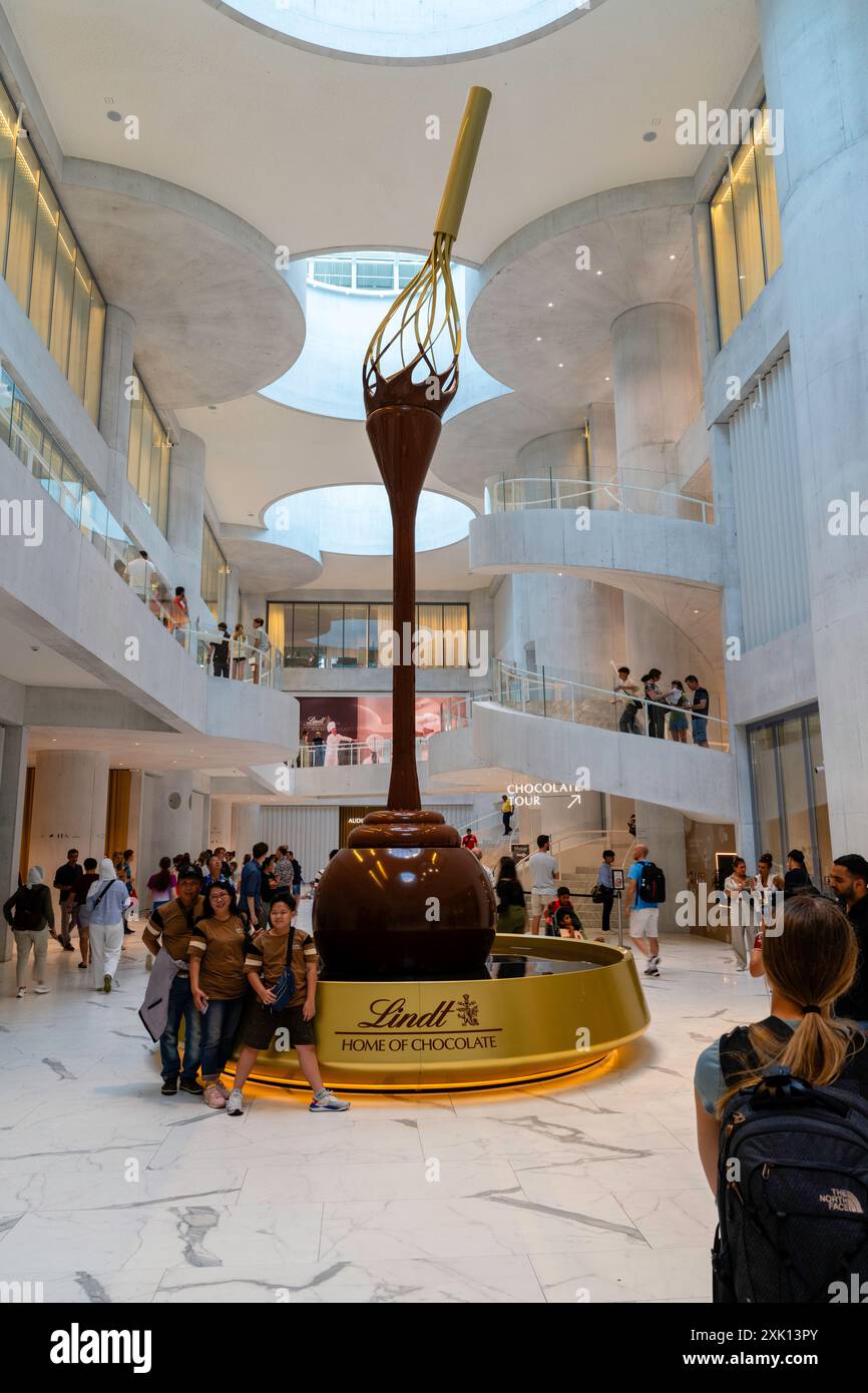 Lindt chocolate factory zurich hi-res stock photography and images - Alamy