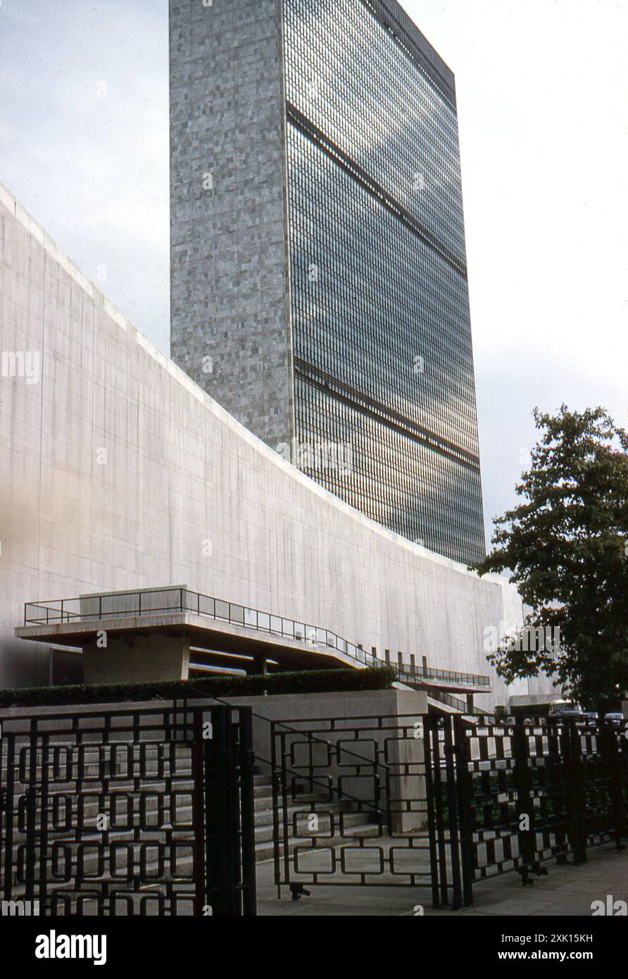 Un building new york 1960s hi-res stock photography and images - Alamy