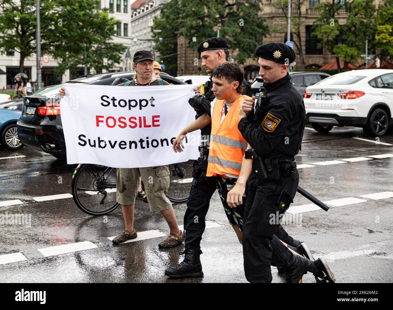 Klimaextremist hi-res stock photography and images - Alamy