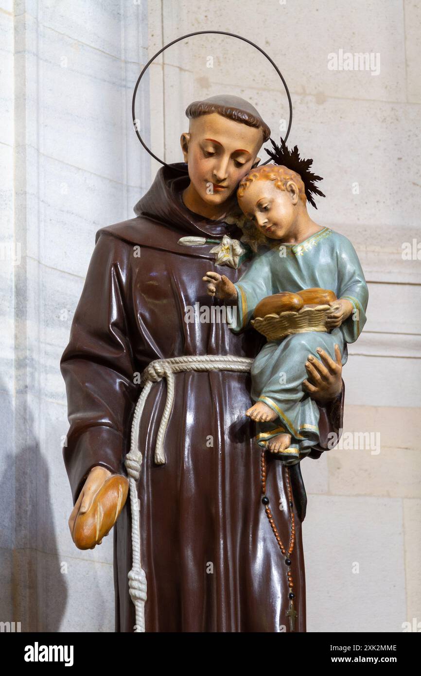 Saint anthony of padua and the christ child hi-res stock photography ...