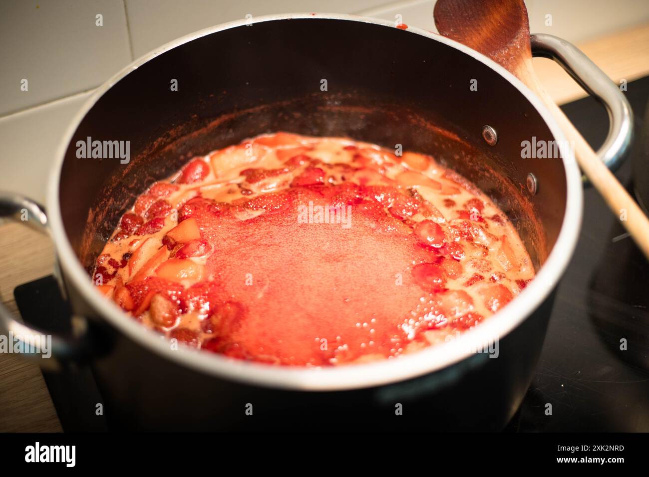 Recipe strawberry jam hi-res stock photography and images - Alamy