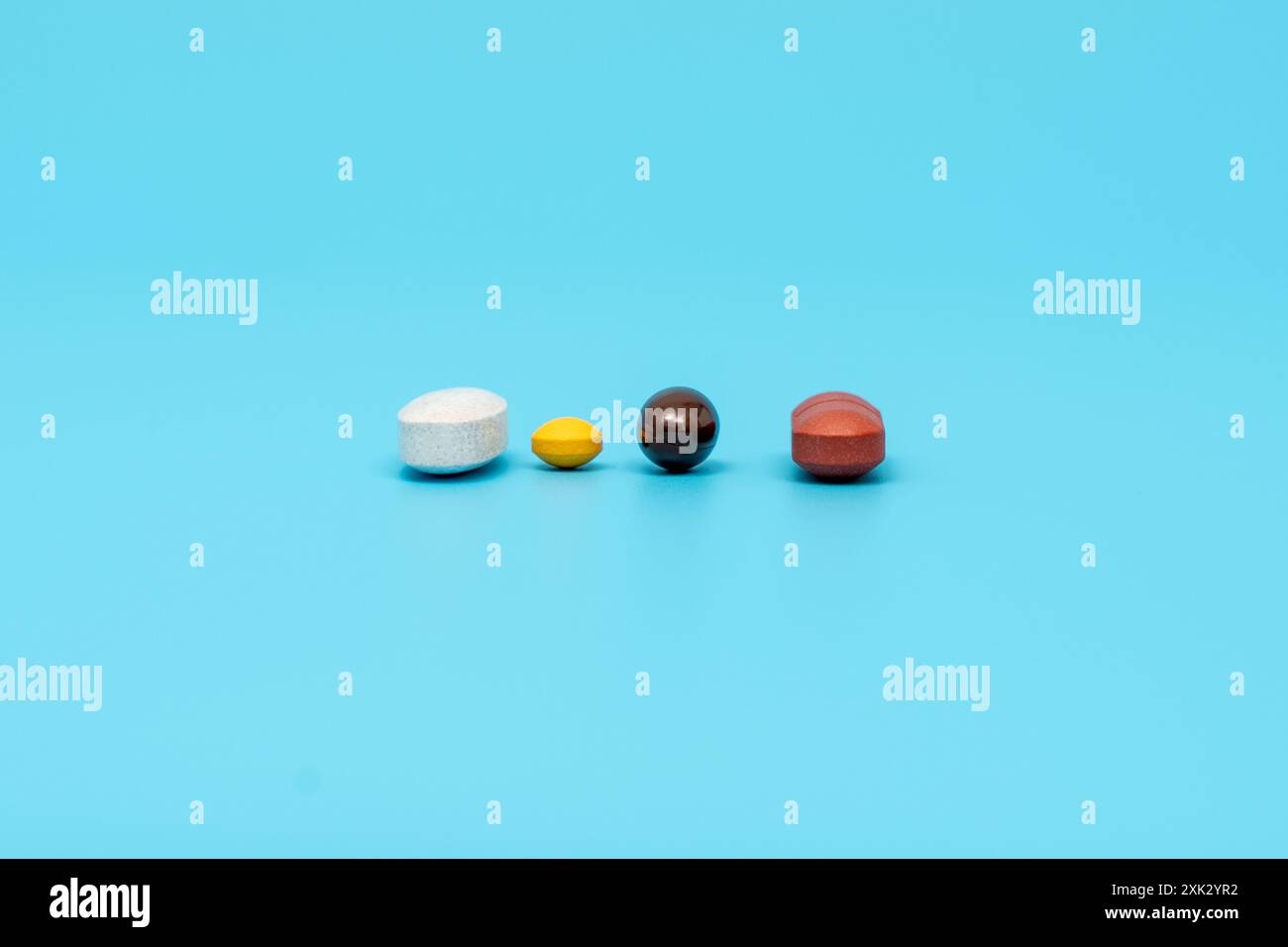 Different pill shapes and sizes hi-res stock photography and images - Alamy