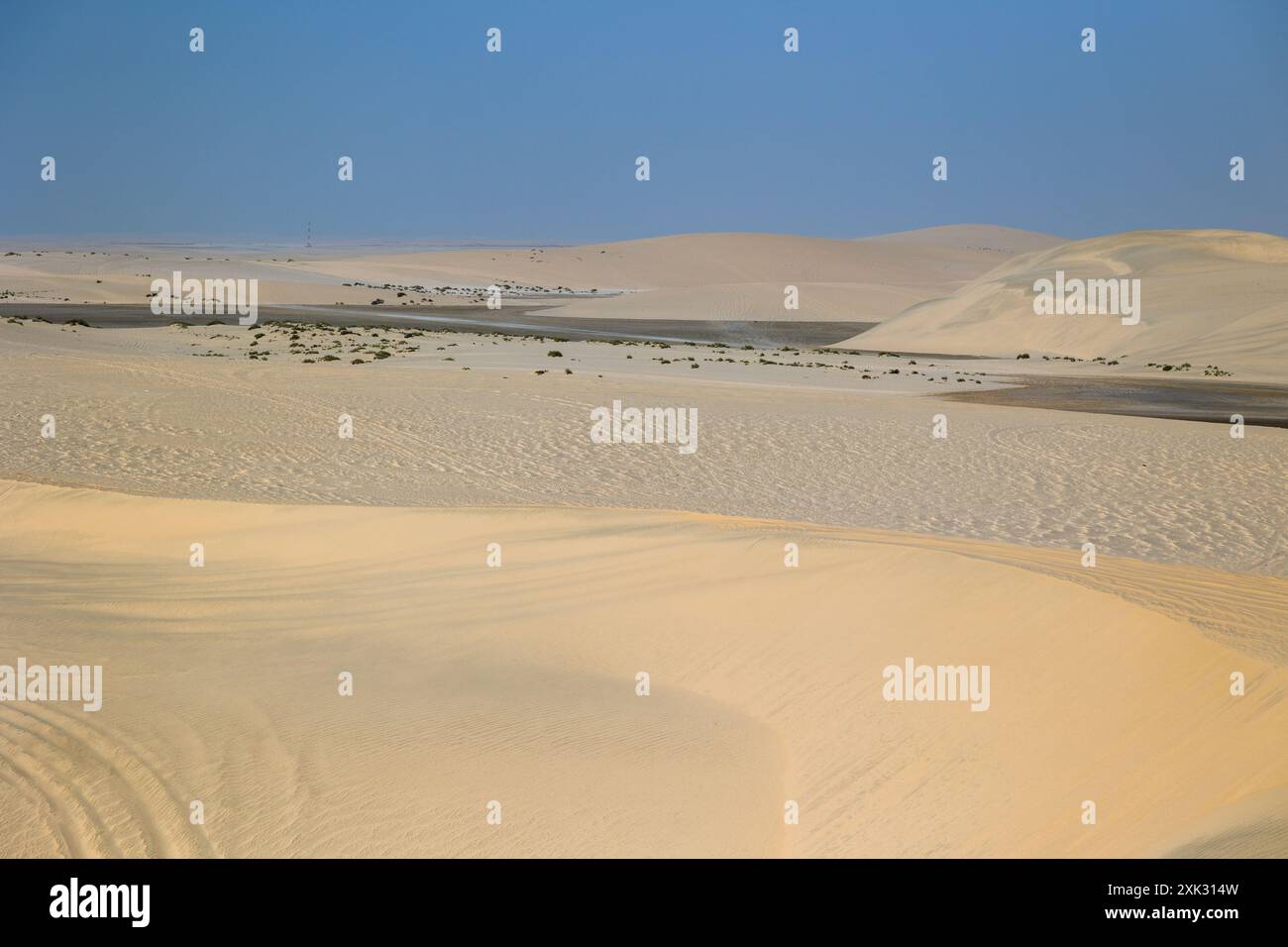 Khor al adaid, qatar hi-res stock photography and images - Alamy