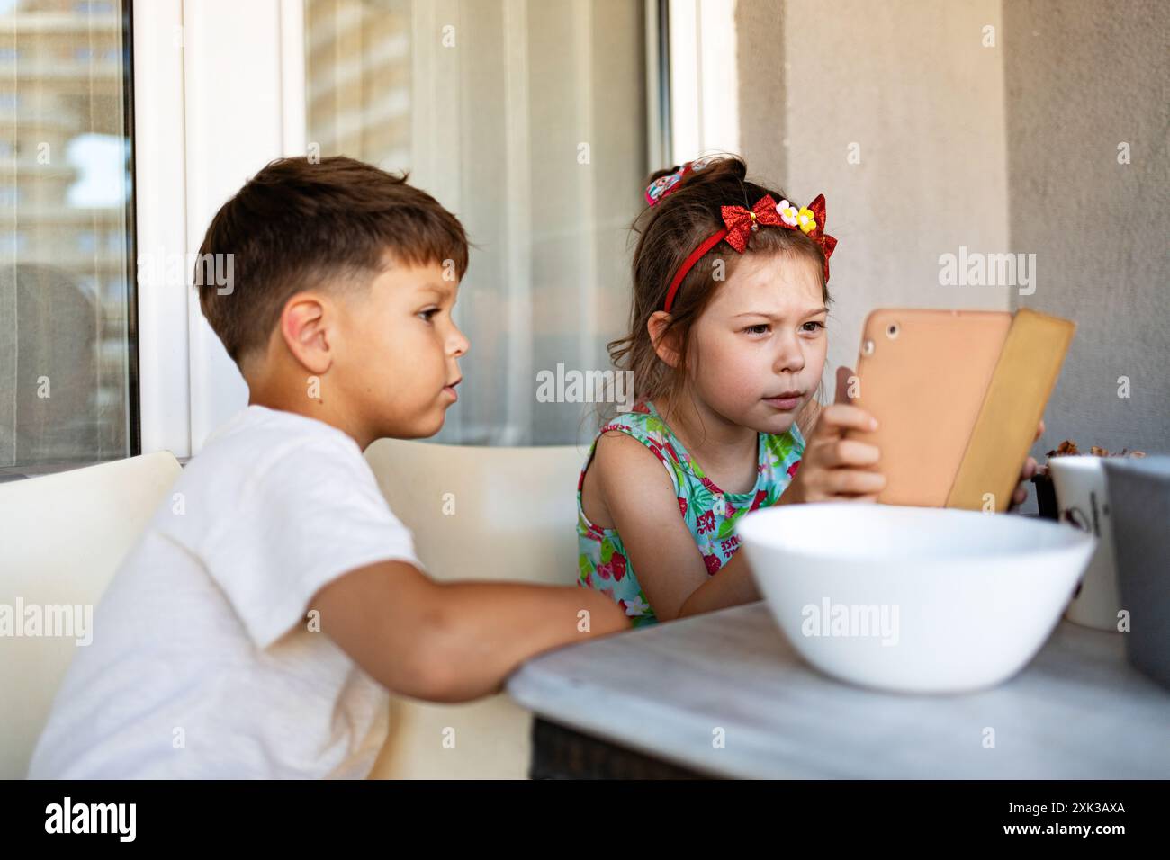 Girl stare space hi-res stock photography and images - Alamy
