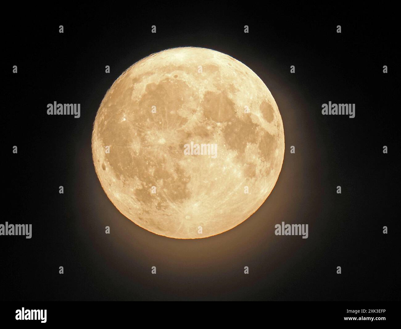 Sheerness, Kent, UK. 20th July, 2024. UK Weather: the stunning full ...