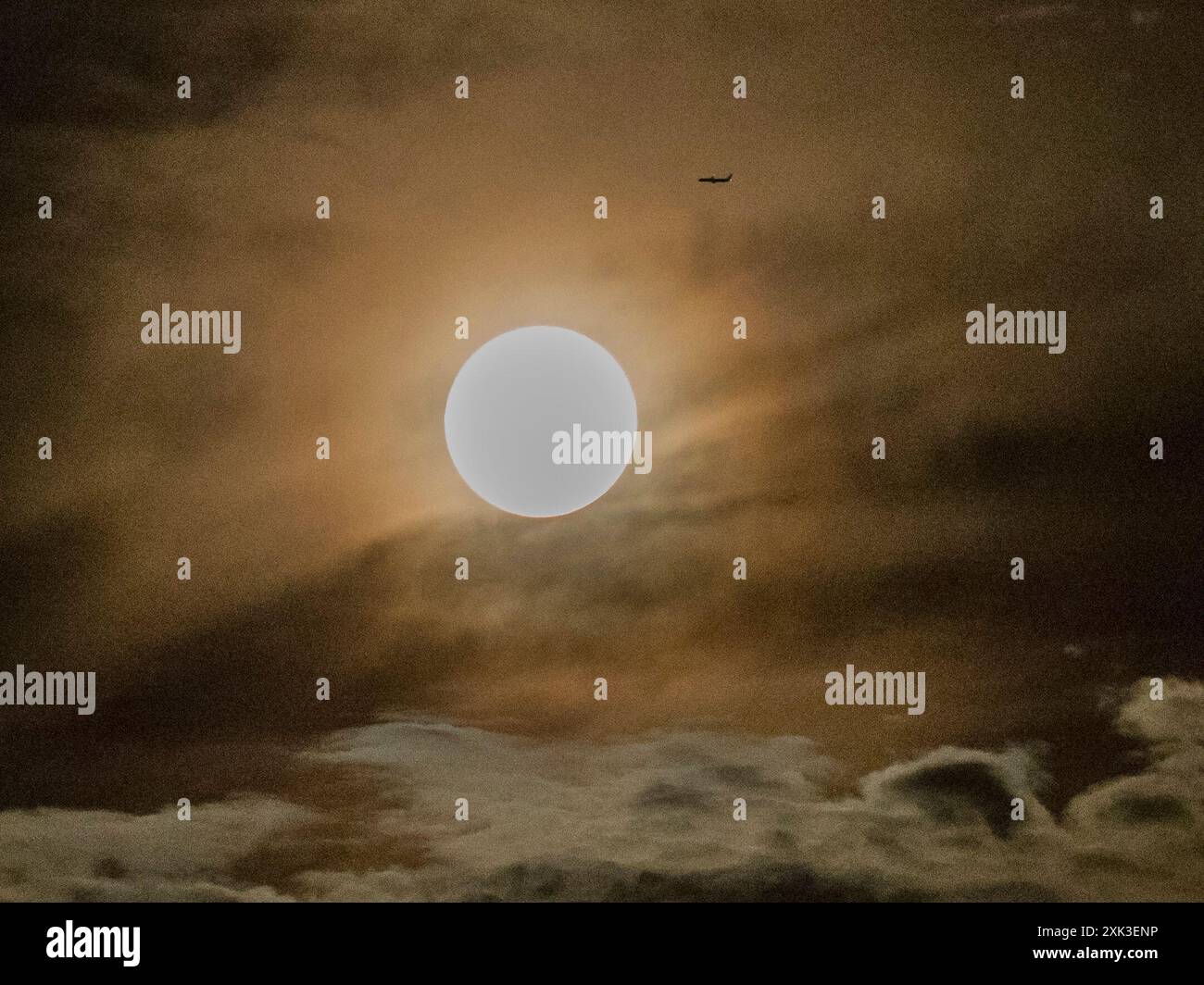 Sheerness, Kent, UK. 20th July, 2024. UK Weather: the stunning full ...