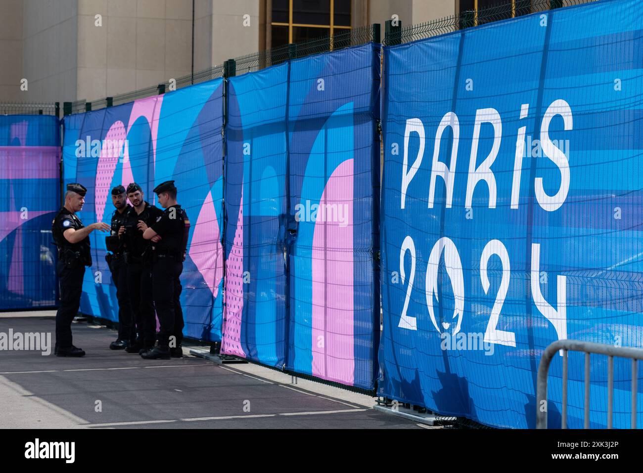Paris olympics security hi-res stock photography and images - Alamy