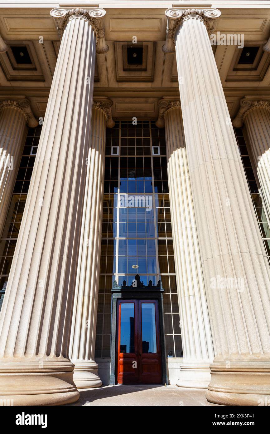 Cambridge, Massachusetts, USA - February 22, 2024: Killian Court and ... Cambridge, Massachusetts, USA - February 22, 2024: Killian Court and ...