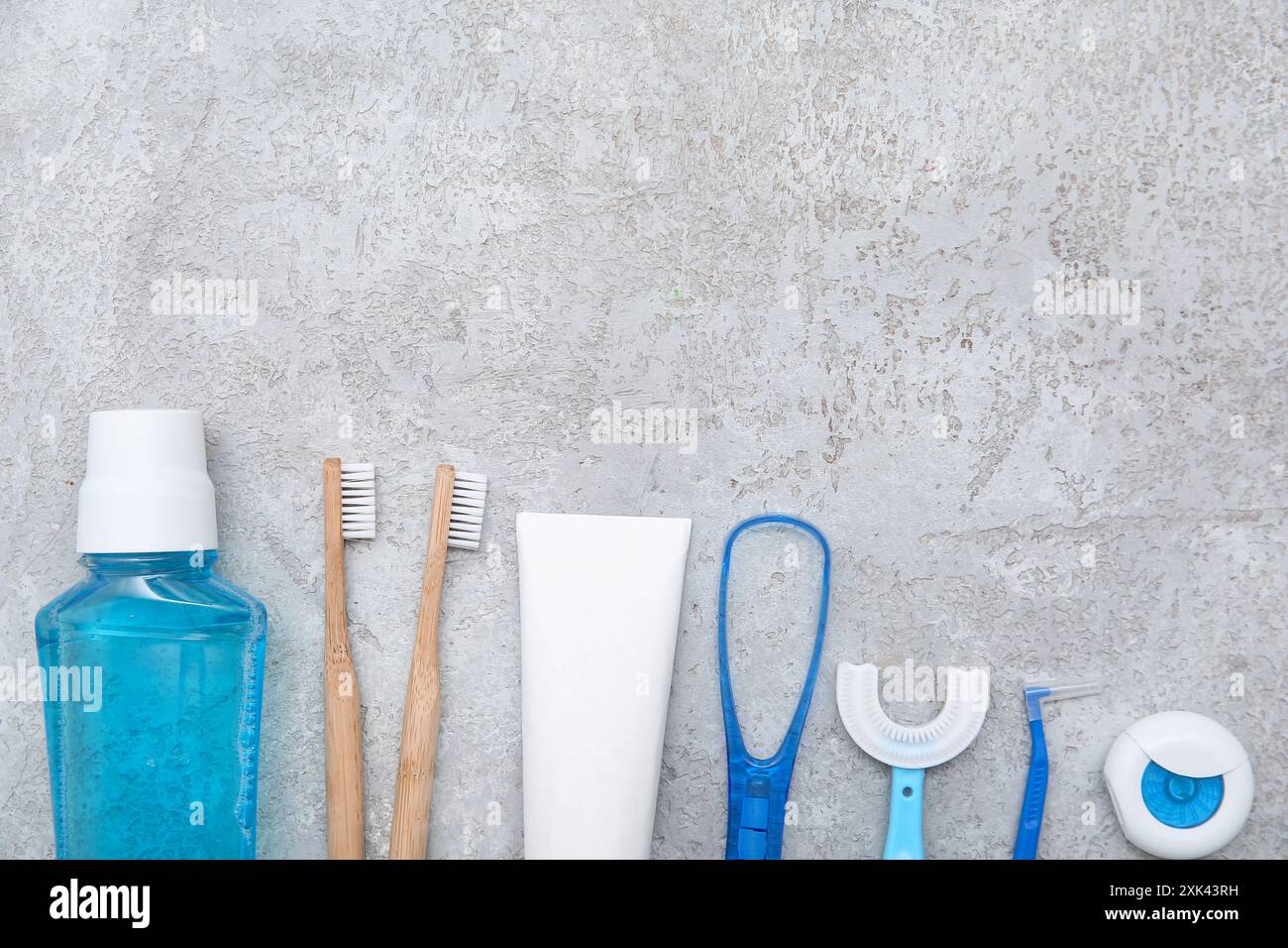 Set for oral hygiene on grunge background Stock Photo - Alamy