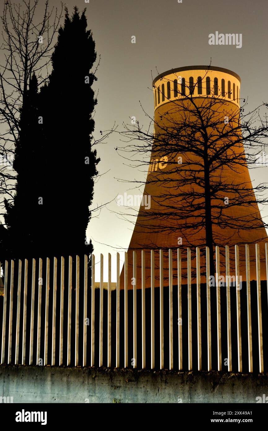 Hyperboloid natural draft cooling tower hi-res stock photography and ...