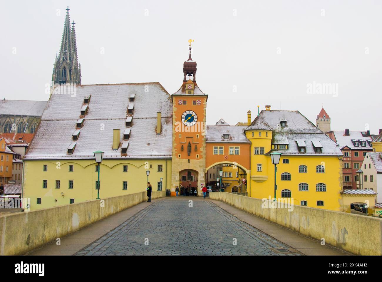The Old Stone Bridge (Steinerne Brucke) over the Danube River - famous ...