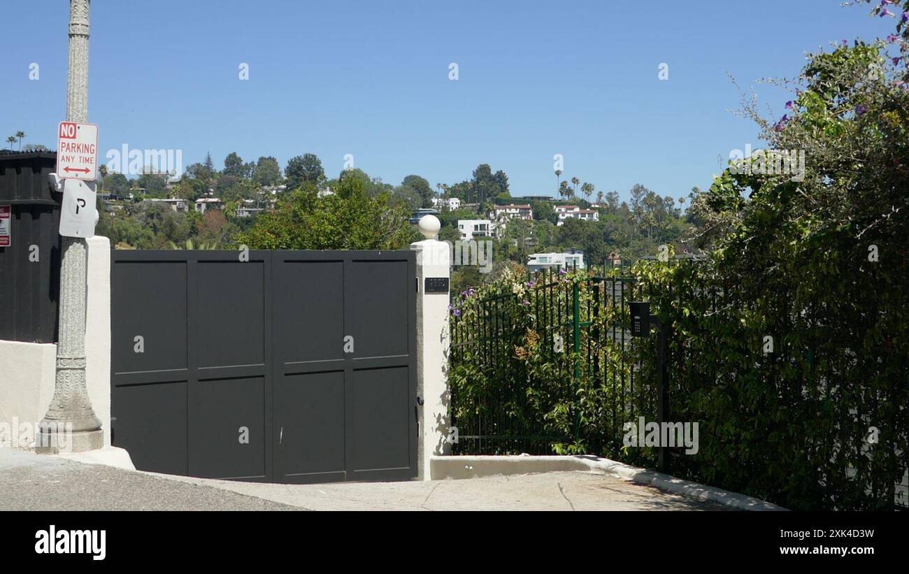 Los Angeles, California, USA 19th July 2024 Singer Sabrina Carpenter $4 ...