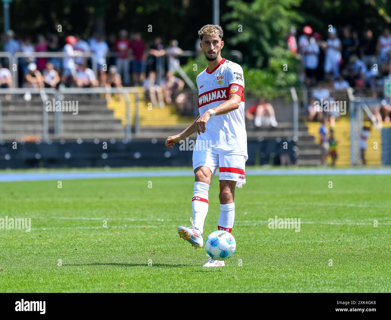 Atakan Karazor (VFB Stuttgart #16),VFB Stuttgart vs. Fortuna Sitthard ...