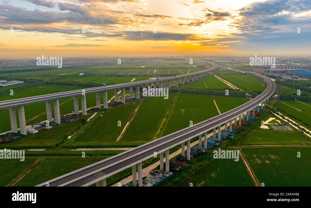 TAIXING, CHINA - JULY 21, 2024 - The steel deck pavement of the main ...