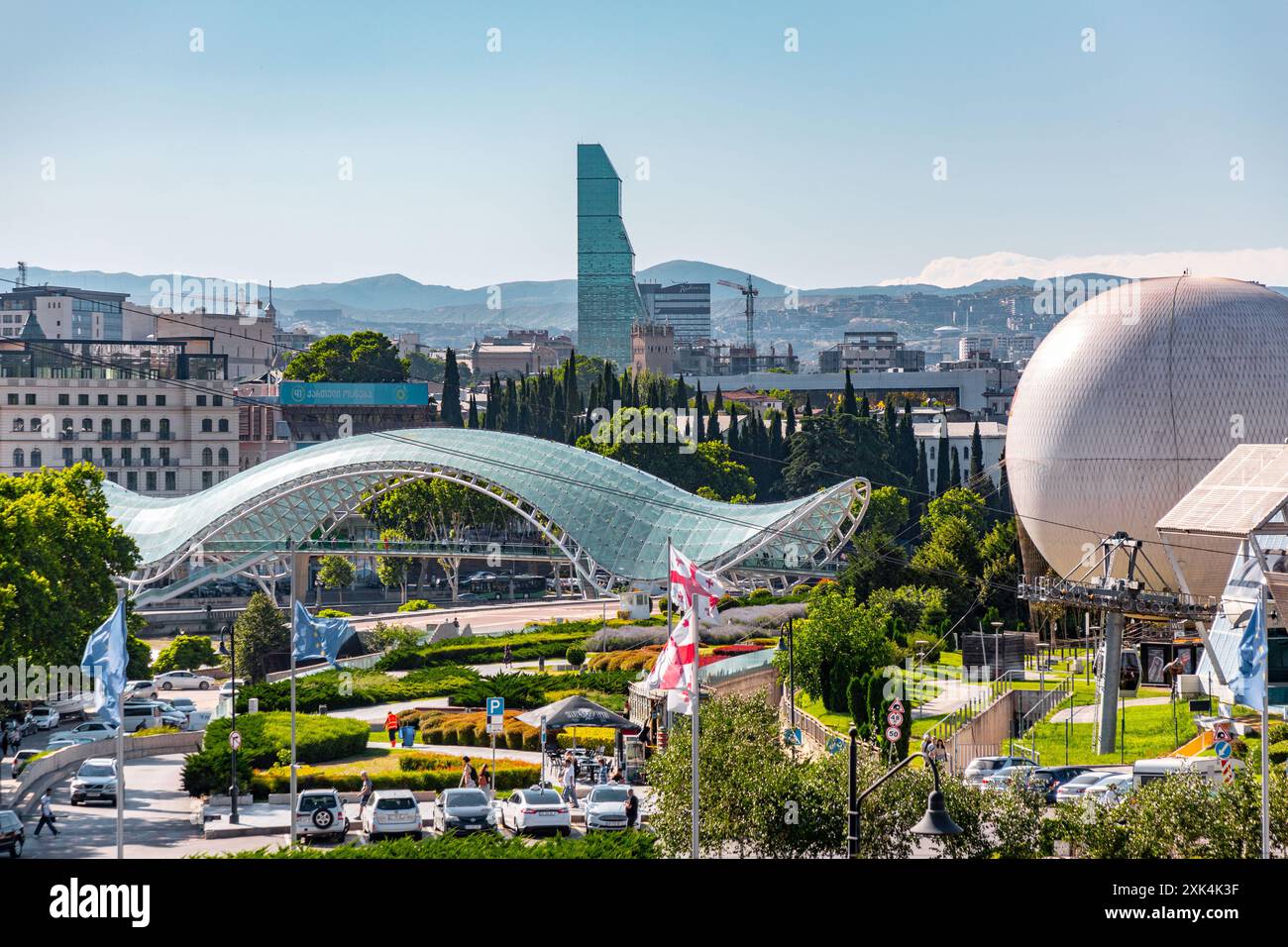 T shaped building hi-res stock photography and images - Alamy
