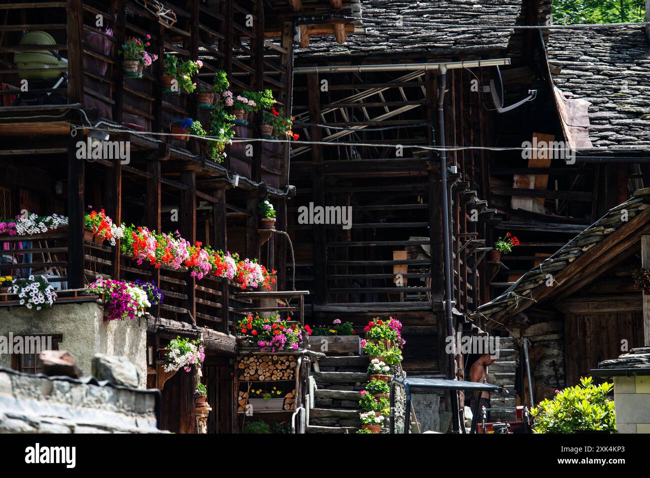 Historic Walser houses, Alagna Valsesia, Piedmont Italy Stock Photo - Alamy