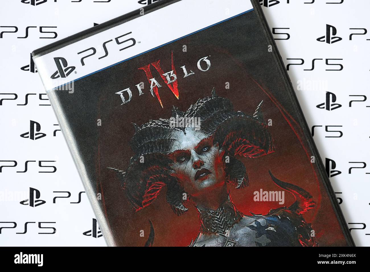 Ps5 box hi-res stock photography and images - Alamy