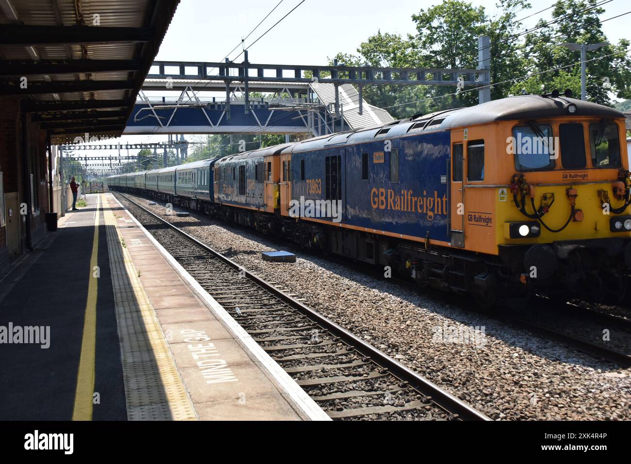 Class 73 Electro-Diesel Locomotives at Tilehurst Station on 10th June ...