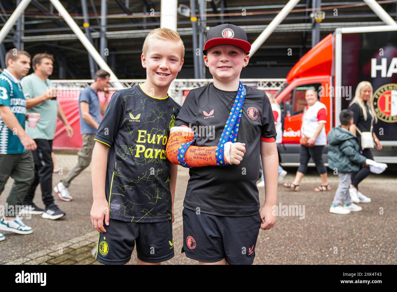 Rotterdam - Fans of Feyenoord during the Feyenoord Festival 2024 at ...