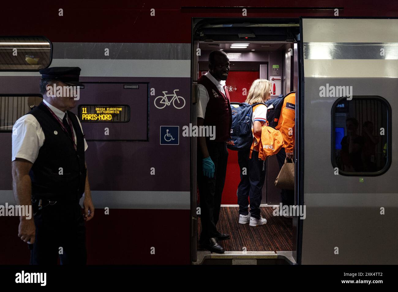 ROTTERDAM - Roos Zwetsloot boards a train that takes Dutch athletes and ...