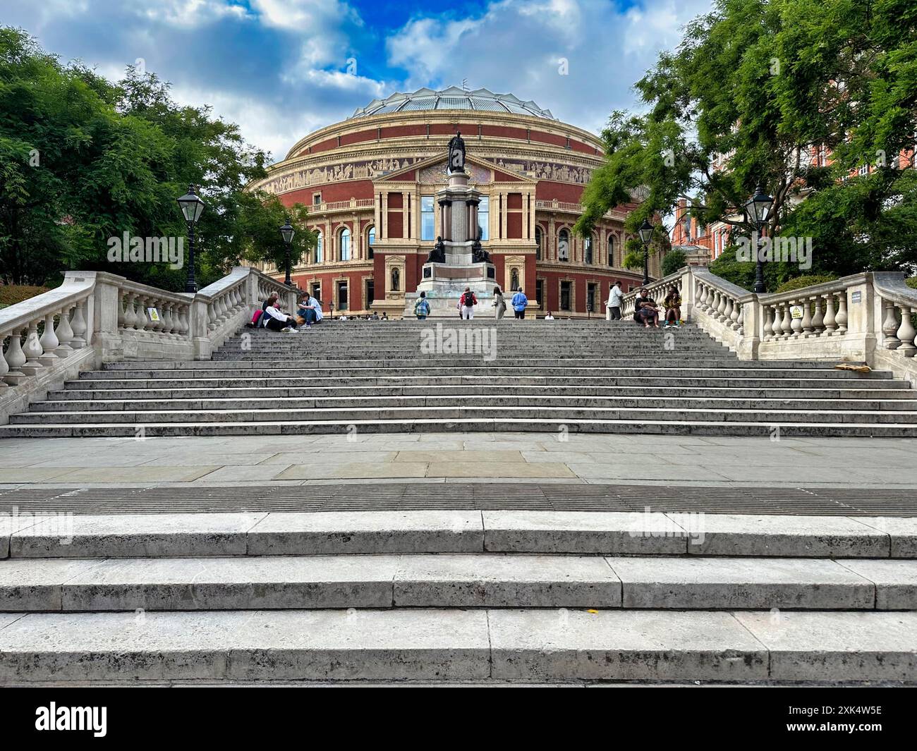 South Kensington, London, UK - 20th. July, 2024 The spectacular steps ...